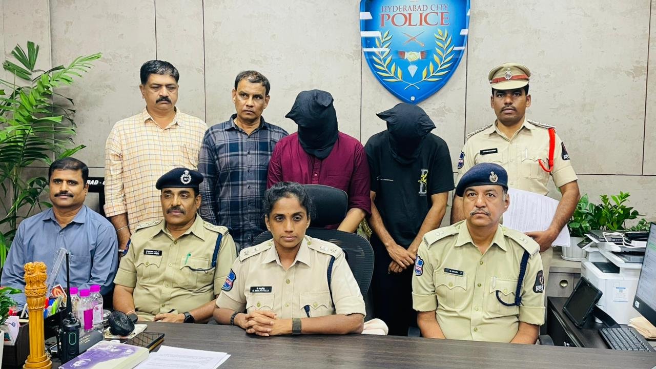 Saifabad Police, CCS Arrest Two in Jewellery Theft; Ornaments Worth ₹1. ...